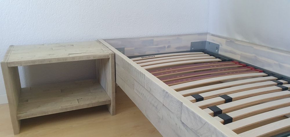 Hasena Massivholz Bett 90x200 mit Nachttisch und Lattenrost (Gebraucht ...