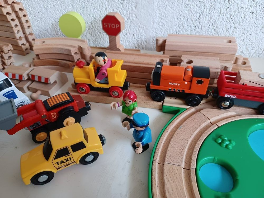 BRIO Holzeisenbahn Holz Züge mit figuren -B21 | Kaufen auf Ricardo