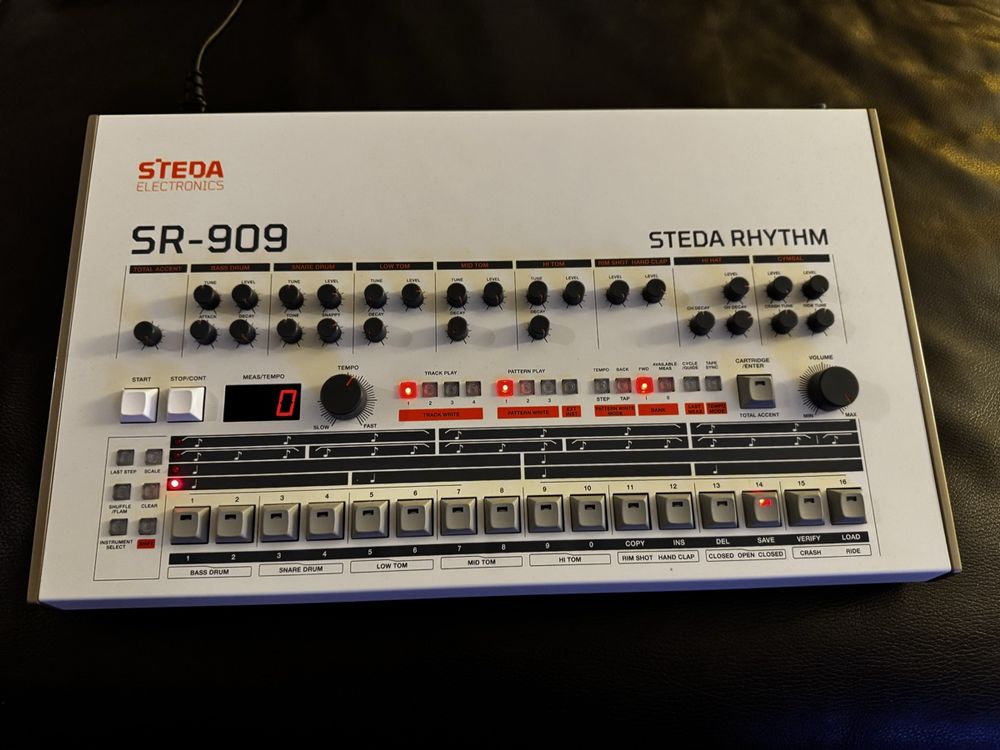 Steda Electronics - SR-909 Steda Rhythm mit Mod (Neu (gemäss ...