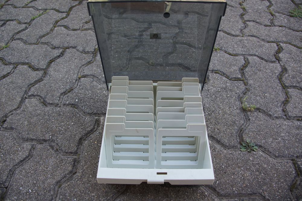 Box zum versorgen verschiedenen Sachen mit 2 Schlüsseln (Gebraucht) in ...