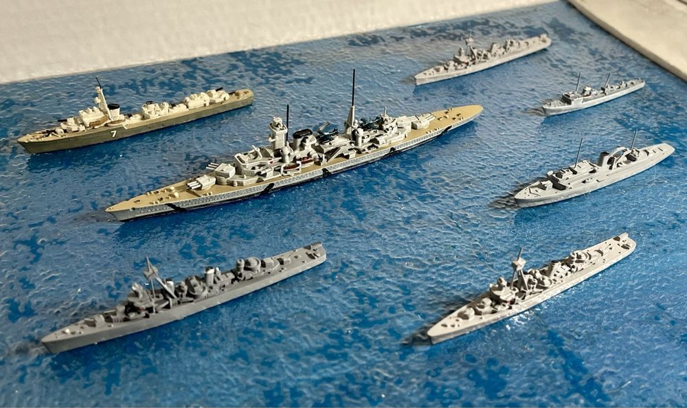 1:1250 Kriegsmarine "Hansa" mit Panzerkreuzer und Zerstörern | Kaufen ...