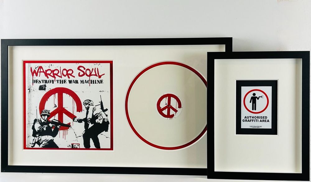 BANKSY Set : Record “WARRIOR SOUL” + Sticker 016/BNK/5Y (Neu (gemäss Beschreibung)) in St ...