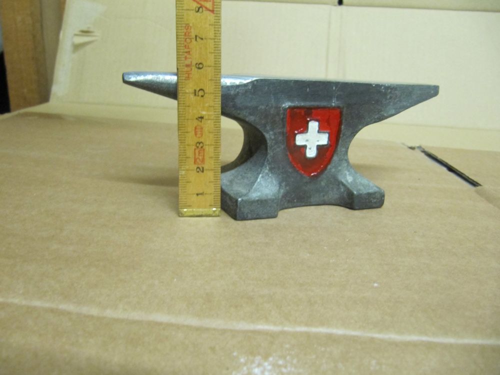 kleiner Amboss mit Schweizer Wappen (Gebraucht) in Basel für CHF 48 ...