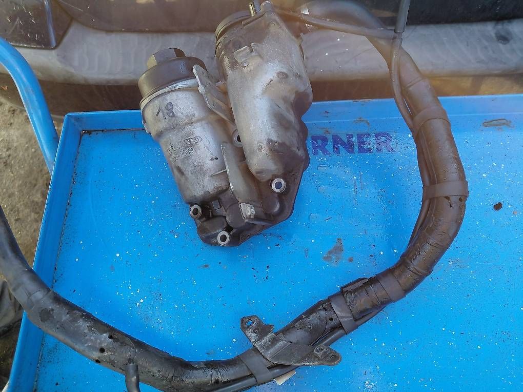 Ölfiltergehäuse-Rücklauf zu Volvo V70 D5 Jg. 2006 (Gebraucht) in ...