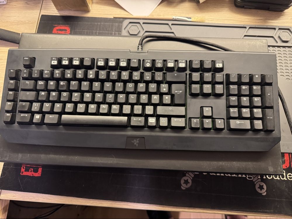 Razer BlackWidow Ultimate – Mechanische Gaming-Tastatur (DE- (Gebraucht ...