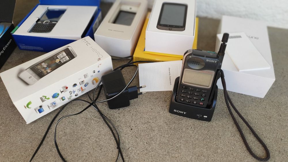 Alte Handys und Smartphones Sony Nokia HTC | Kaufen auf Ricardo