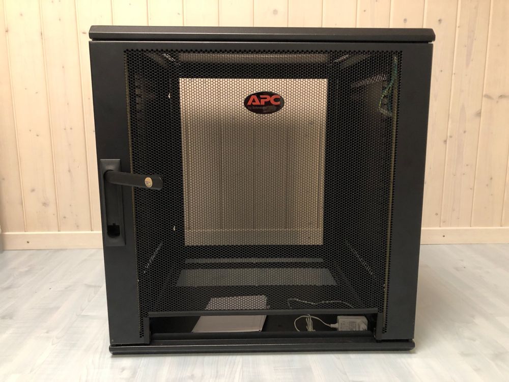 APC NetShelter WX, 12 HE, Wandmontagegehäuse, Servergehäuse (Gebraucht ...