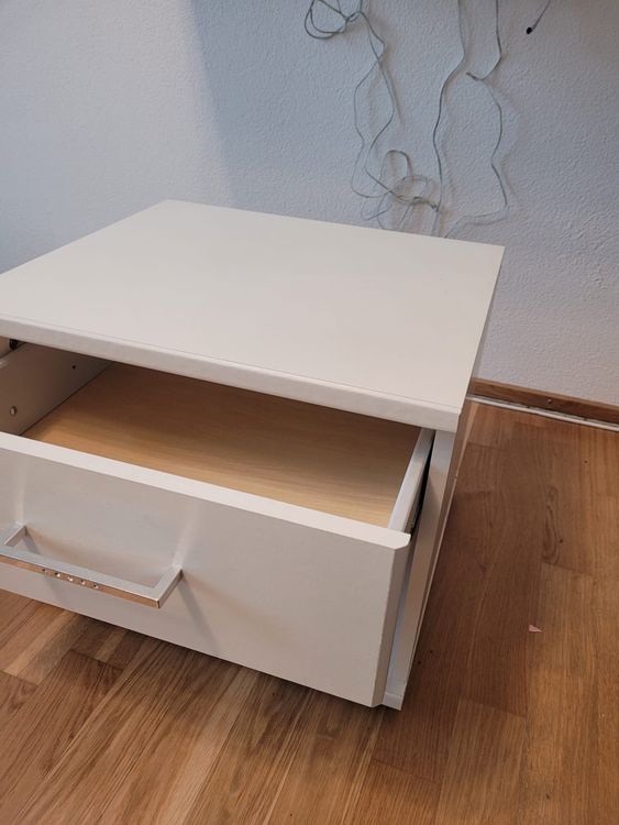 Nachttischli weiss mit 1 Schublade (Gebraucht) in Uetikon am See für CHF 1 – nur Abholung auf ...