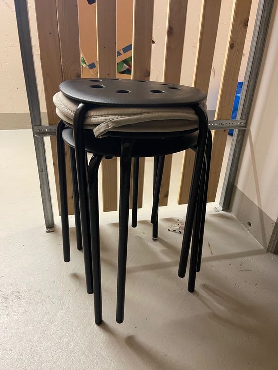 4 Stk. IKEA Hocker MARIUS, inkl. Sitzpolster (Gebraucht) in Zürich für CHF 4 – nur Abholung auf ...