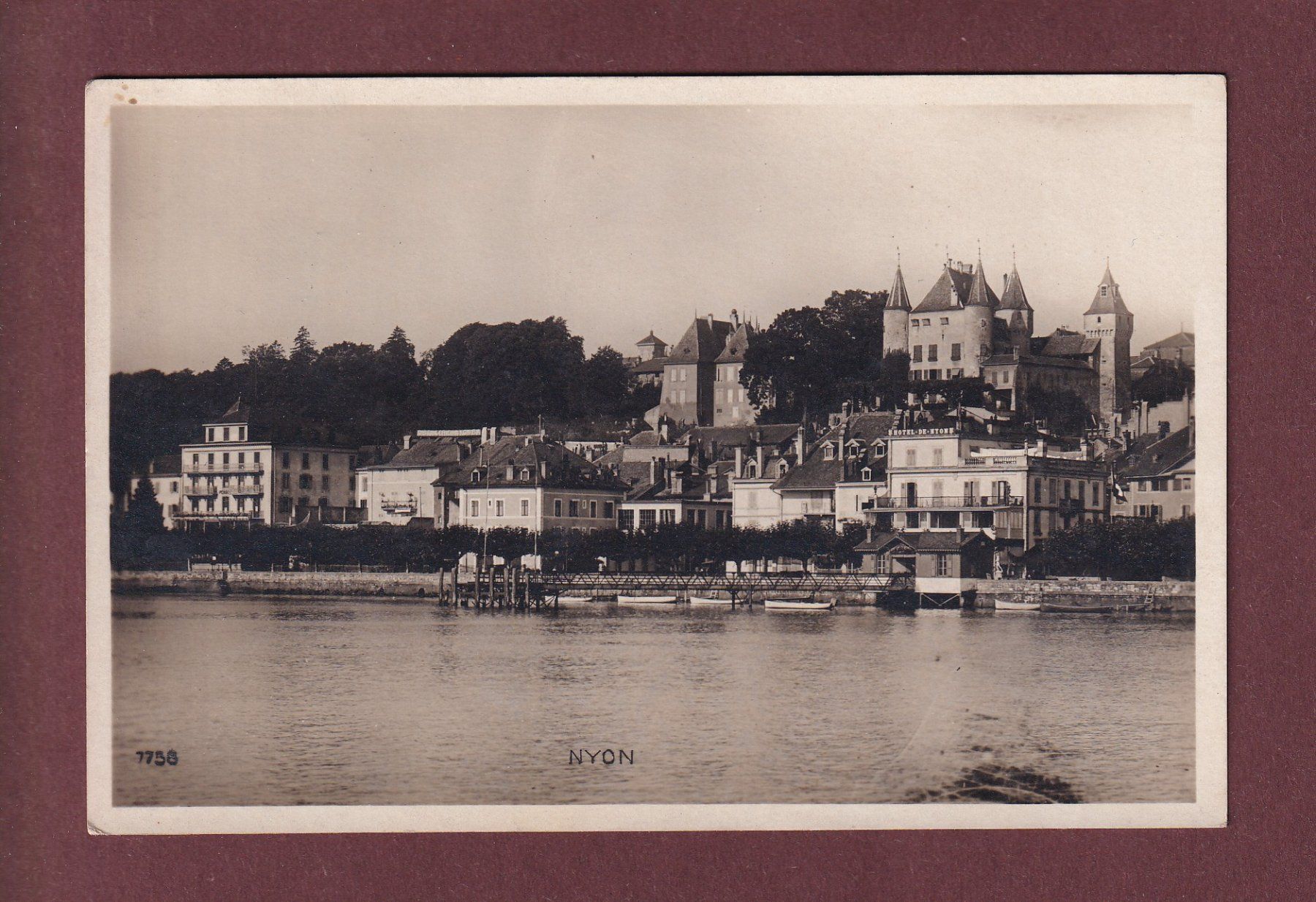 NYON depuis le lac - Hôtel de Nyon (D'occasion) à Pully pour CHF 5 ...