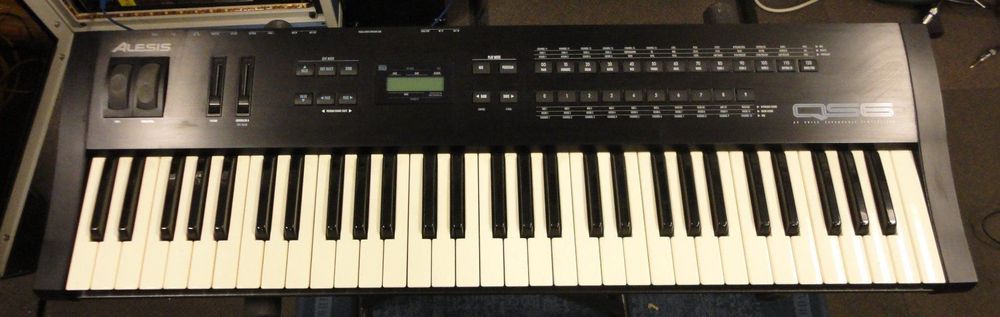 Alesis QS6 Synthesizer | Kaufen auf Ricardo