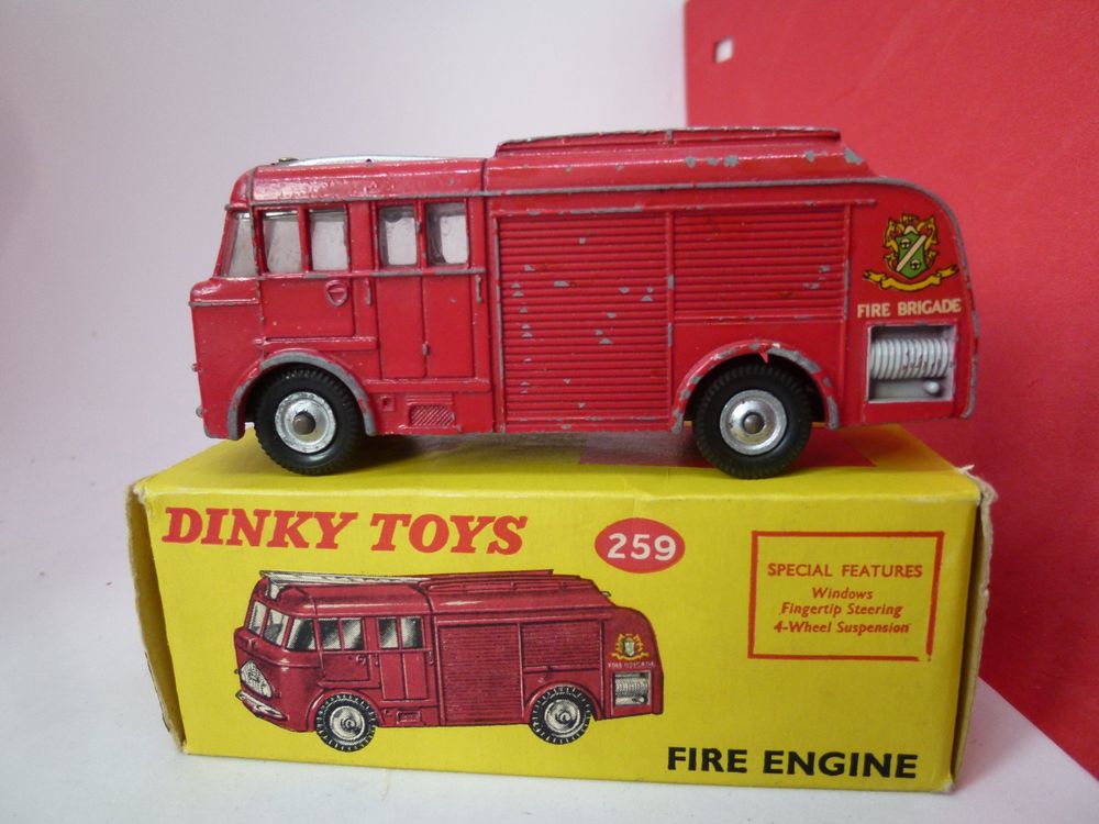 DINKY TOYS - Fire Engine - leicht bespielt - schöne OVP (Gebraucht) in ...