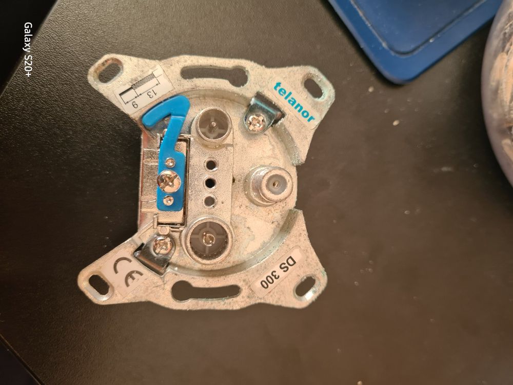 Telanor DS 300 Antennenverteiler (Gebraucht) in Zürich für CHF 5 – mit ...