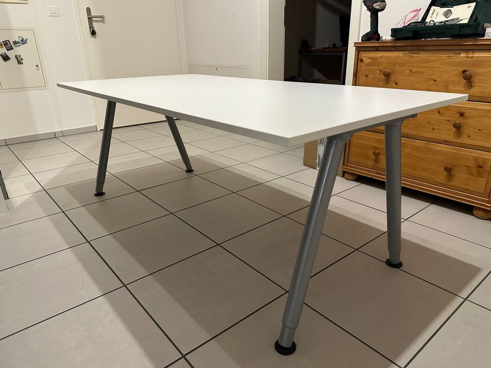 IKEA Schreibtisch 160 x 80 cm höhenverstellbar weiss | Kaufen auf Ricardo