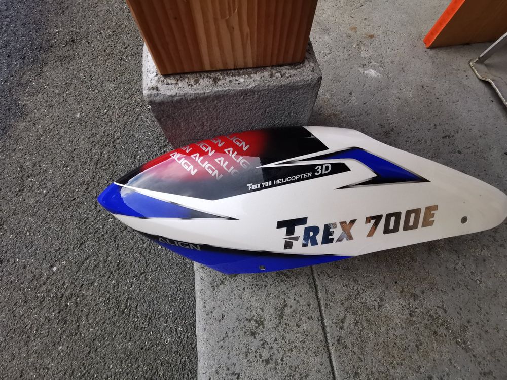 T-Rex 700E Haube. Neu, ein Paar winzige Lagerungs Kratzer. | Kaufen auf Ricardo