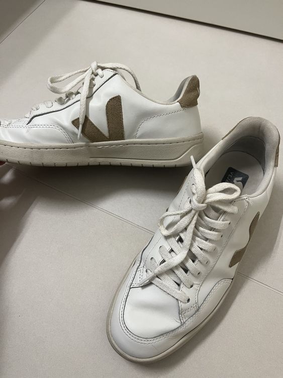 VEJA Leder Sneaker - Grösse 41 (Usato) a Cugnasco per CHF 28 – con ...