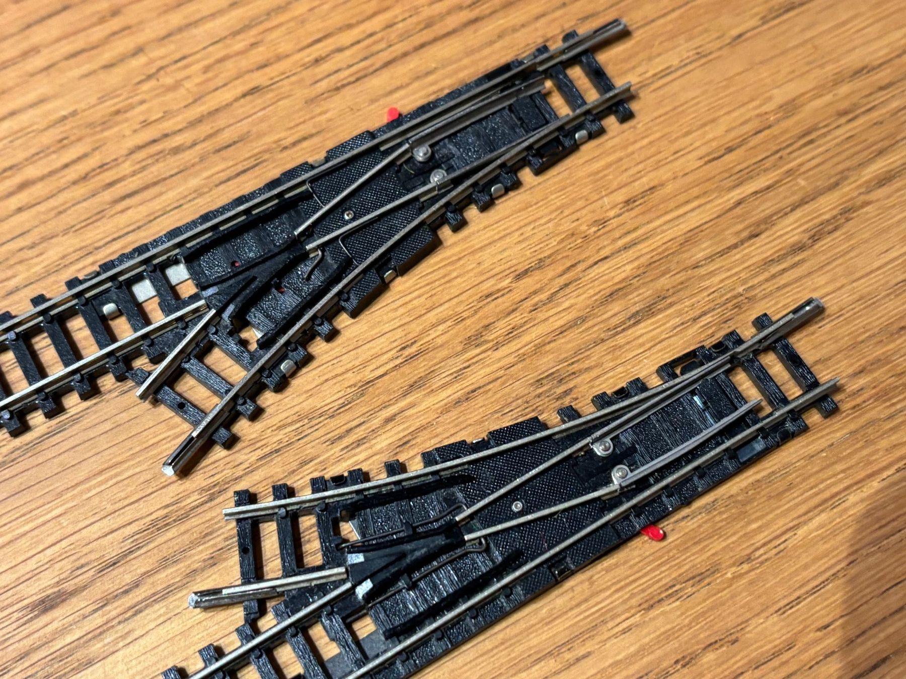 *S020 Geprüft, 2 Minitrix Weichen, 30° (Spur N) (Gebraucht) in Birsfelden für CHF 14 – mit ...