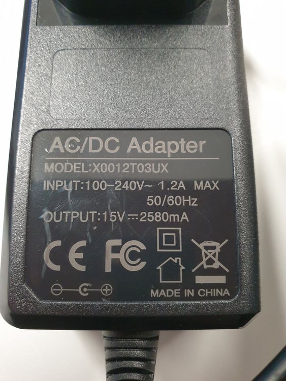 Netzadapter 15V, 2.5A, 38W für Microsoft Surface go 1, 2 etc (Neu und originalverpackt) in Horw ...