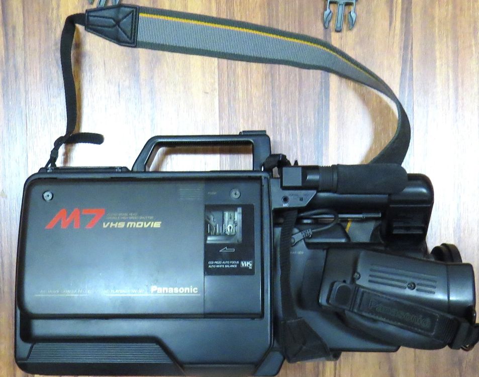Videokamera Panasonic M7 VHS (Gebraucht) in Ettingen für CHF 25 – mit ...