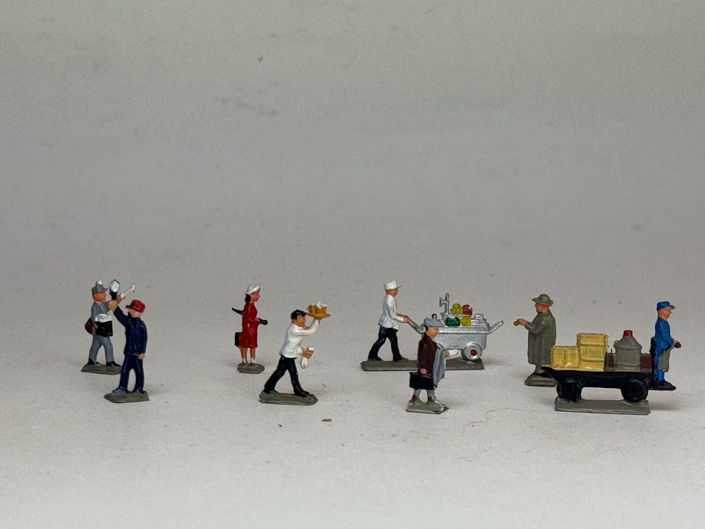 Märklin Figuren Metall HO auf dem Bahnsteig (Gebraucht) in Elm für CHF ...