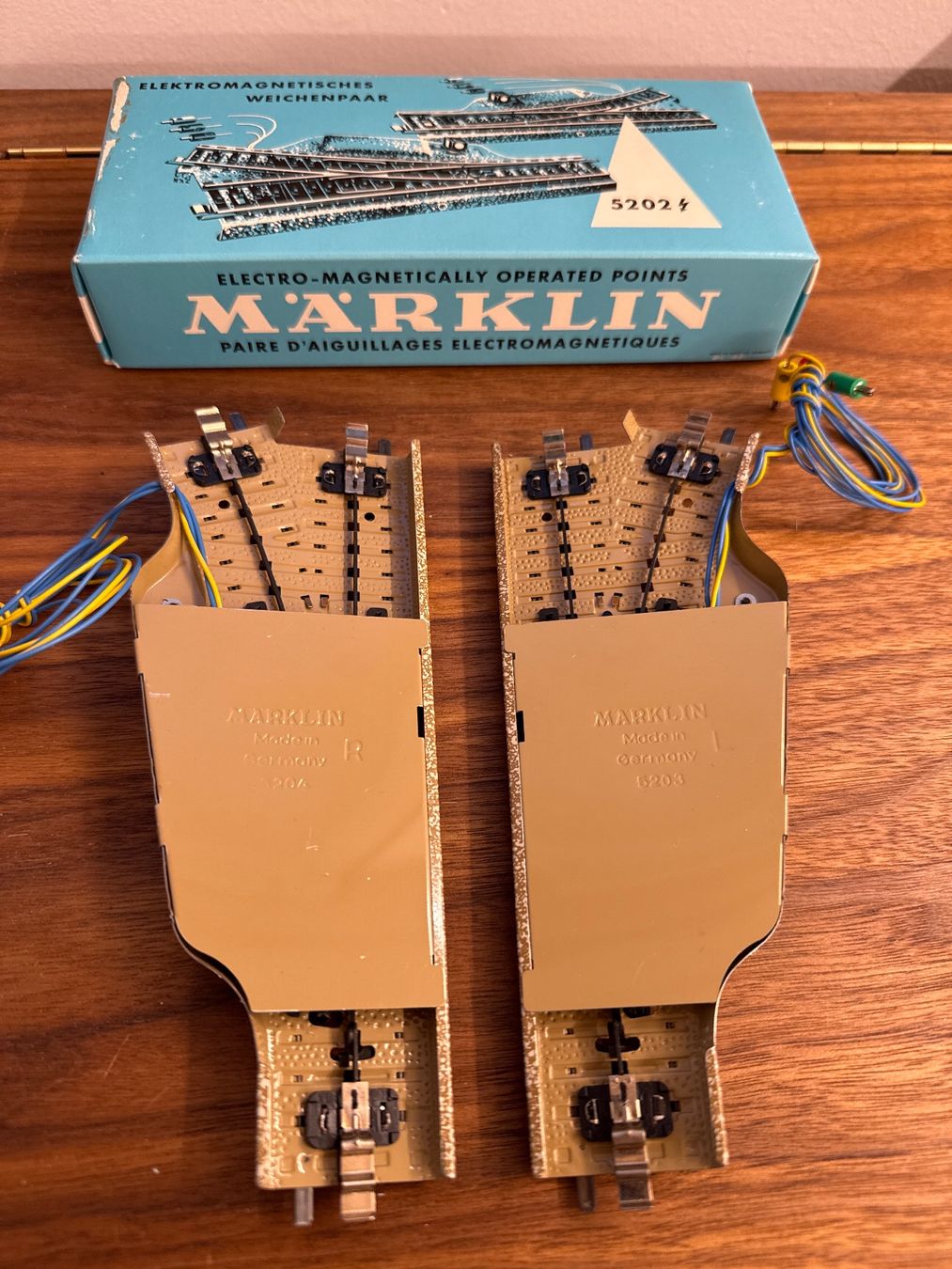 Märklin HO M-Gleis Weichenpaar 5202 mit OVP (Gebraucht) in Linthal für ...