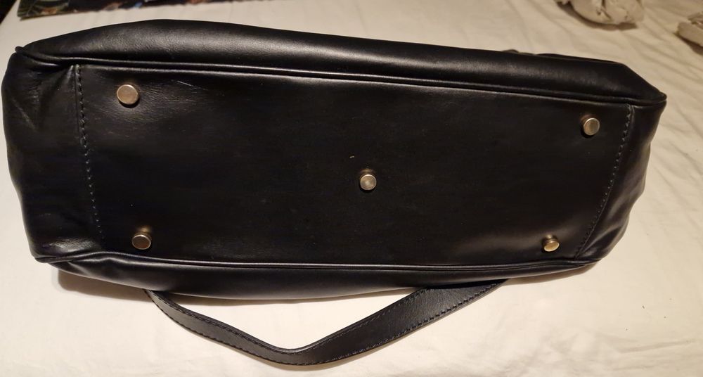 Abro, Schicke Ledertasche, schwarz, Top Zustand! (Gebraucht) in Münchenstein für CHF 50 – nur ...