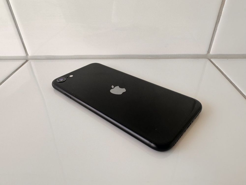 iPhone SE 2 Gen 2020 128GB Black | Kaufen auf Ricardo