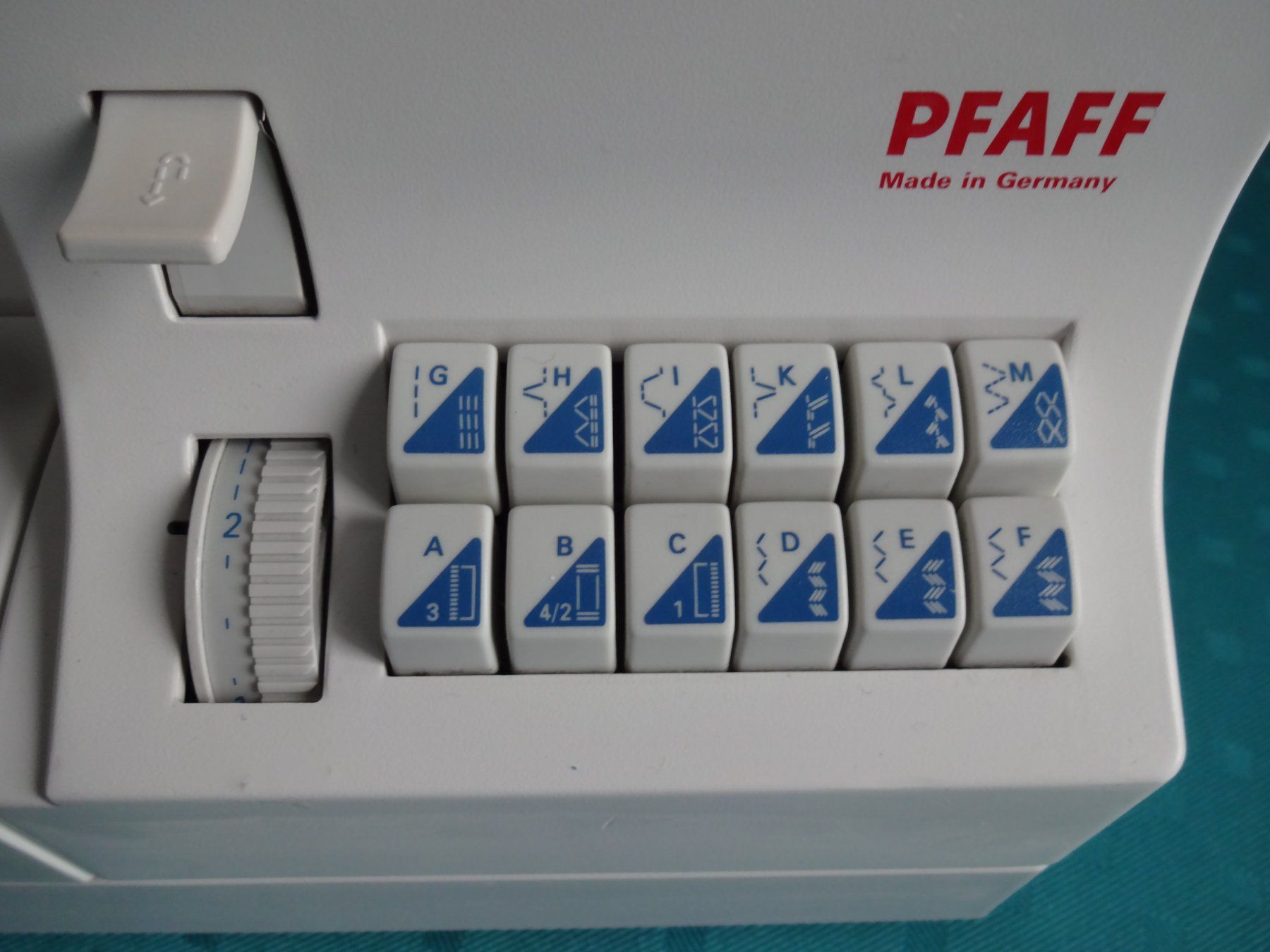 PFAFF Stretch&Jeans-6120/Rev. mit 3-Monate Garantie (Gebraucht) in ...