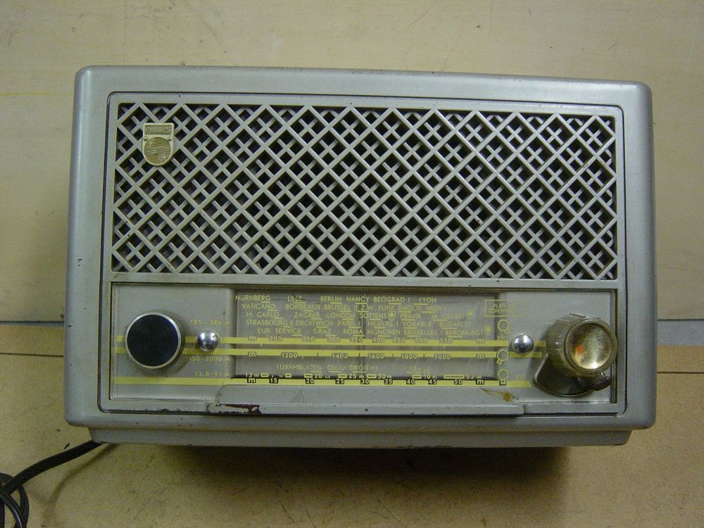 Altes kleines Radio von Philips BX 200U ca. 1952 | Kaufen auf Ricardo