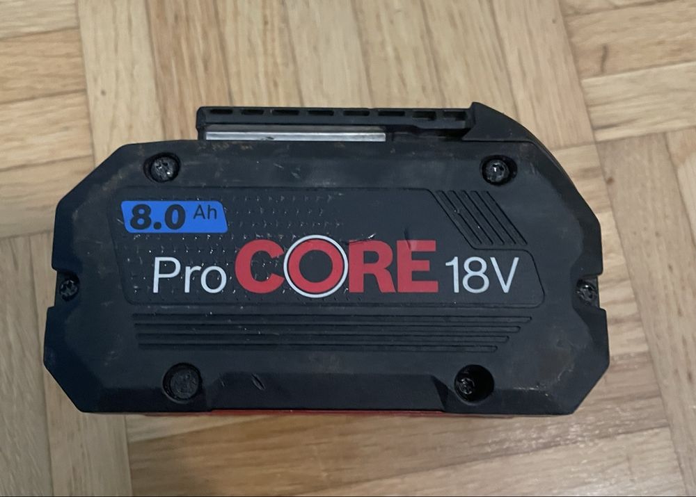 Bosch Pro Core 18V 8.0Ah Akku lässt sich nicht mehr laden (Defekt) in ...