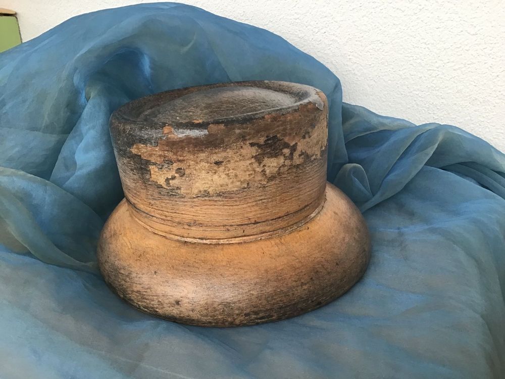 Alte Hutform aus Holz (Gebraucht) in für CHF 35 – mit Lieferung auf ...
