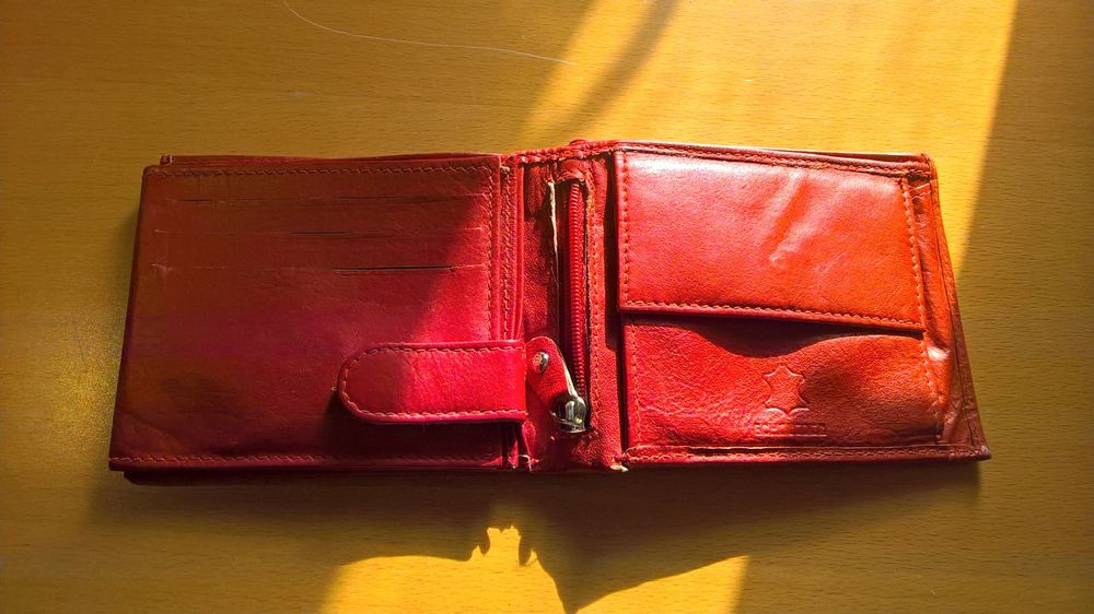 rotes Leder-Portmonnaie (Neu (gemäss Beschreibung)) in Ebnat-Kappel für ...