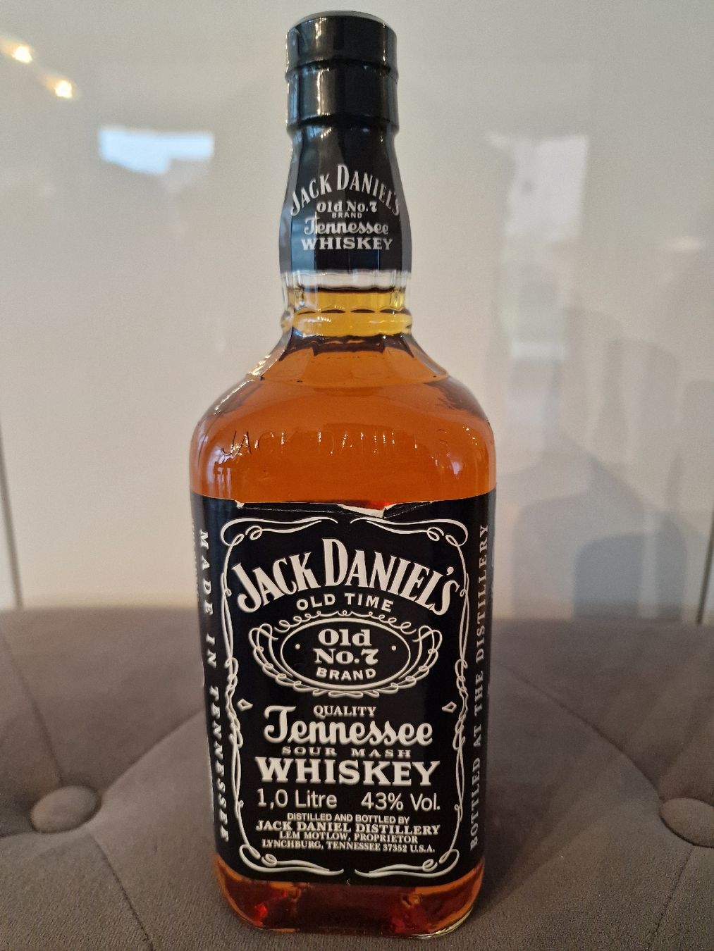 Groe Jack Daniels Flasche