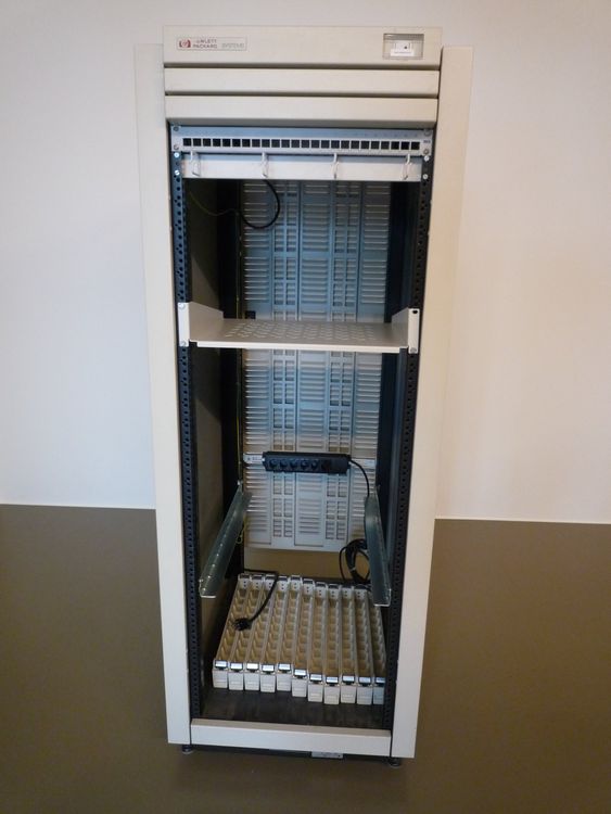 HP Serverschrank Netzwerkschrank Rack (Gebraucht) in Luzern für CHF 1 ...
