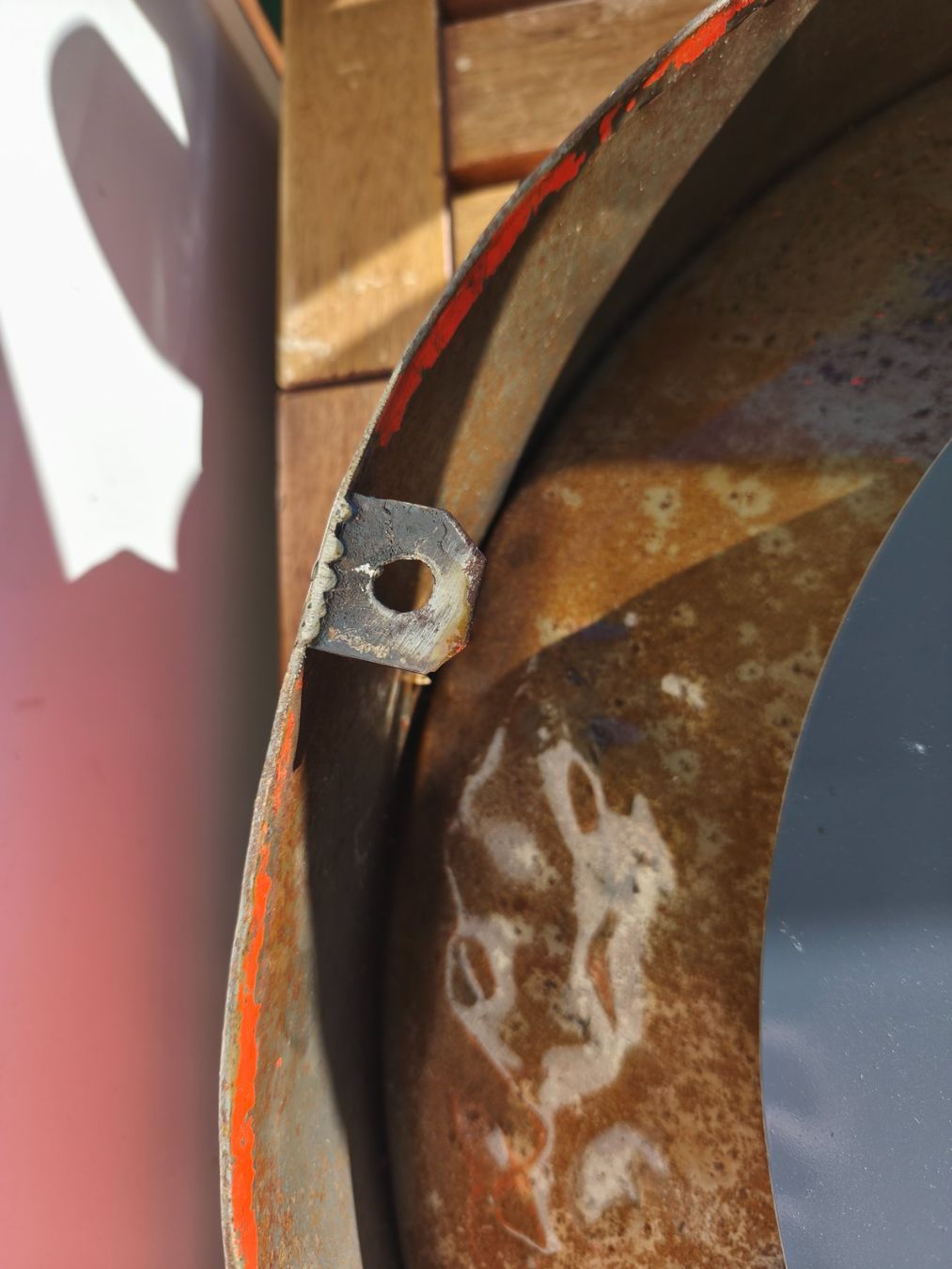 Miroir rouge, pièce unique! Créé avec un bidon industriel (D'occasion ...