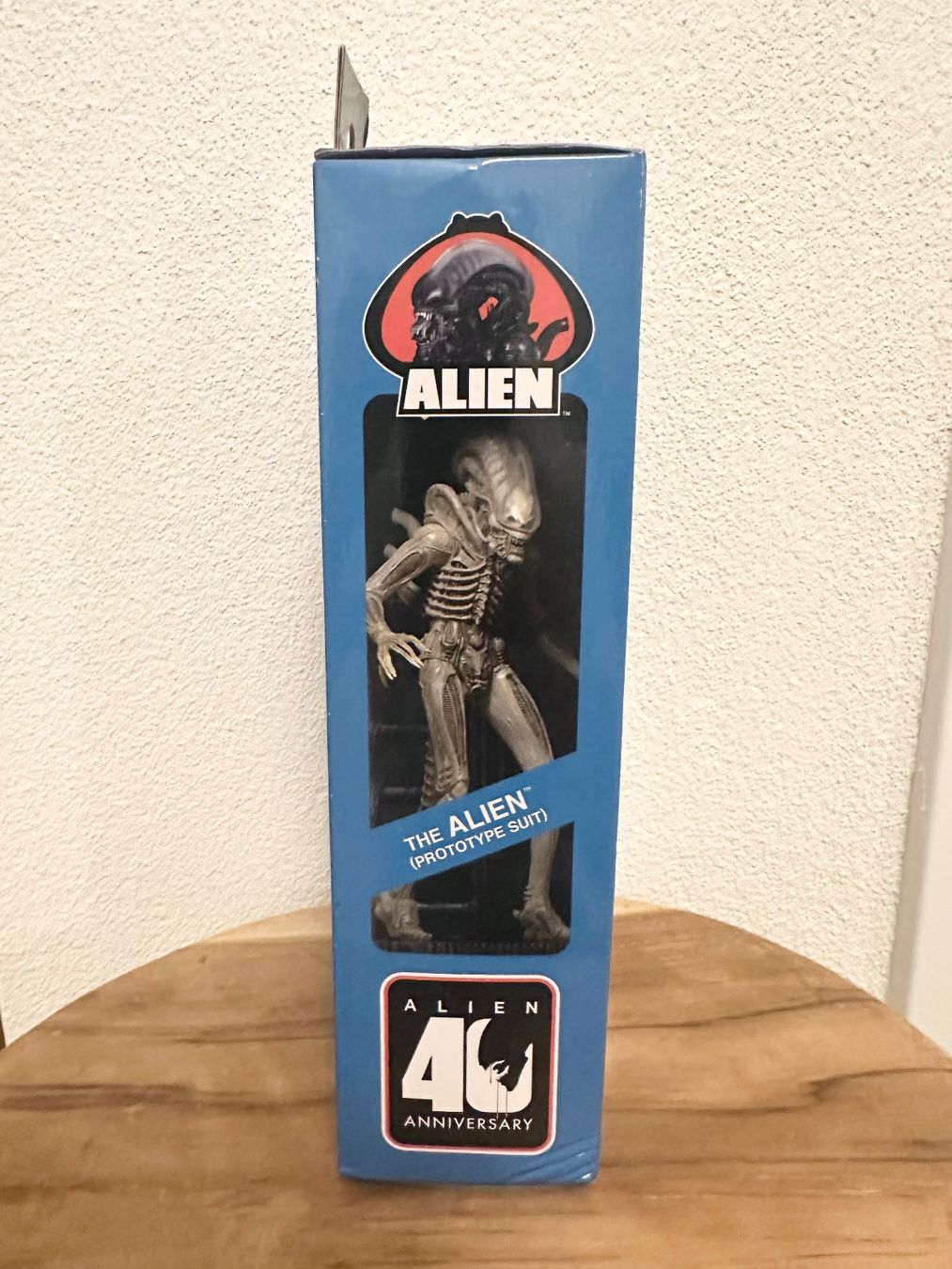 NECA ALIEN 40TH ANNIVERSAY THE ALIEN PROTOTYPE SUIT neu rar (Neu und ...