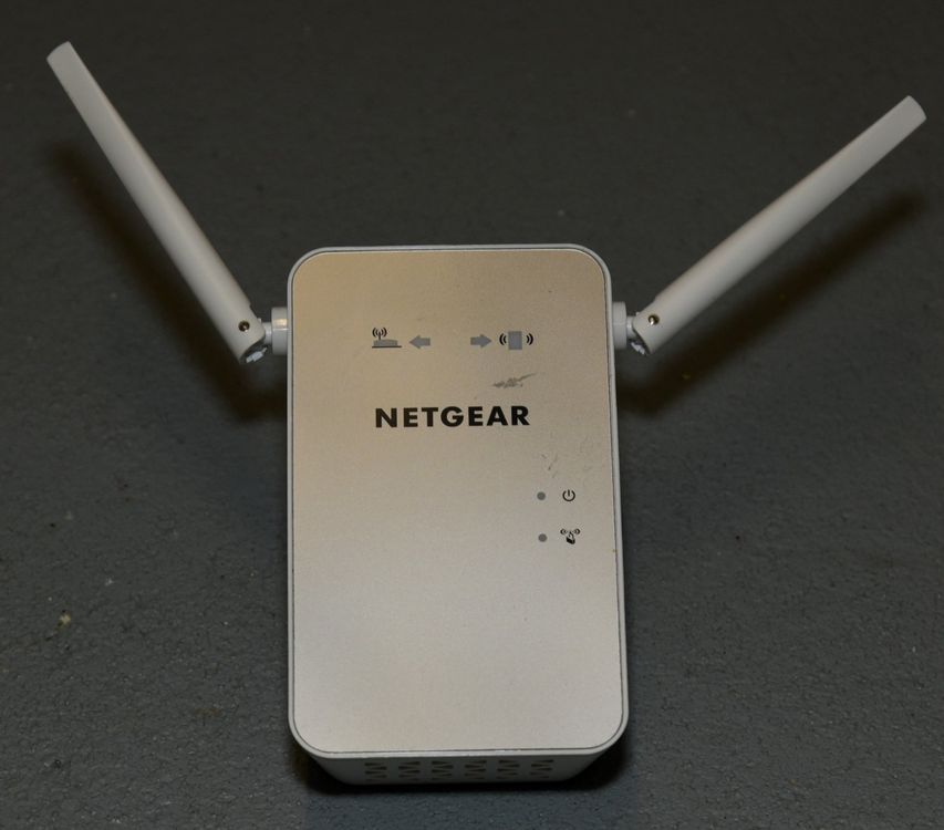 NetGear AC1200 WiFi Mesh Range Extender / Access Point (Gebraucht) in ...