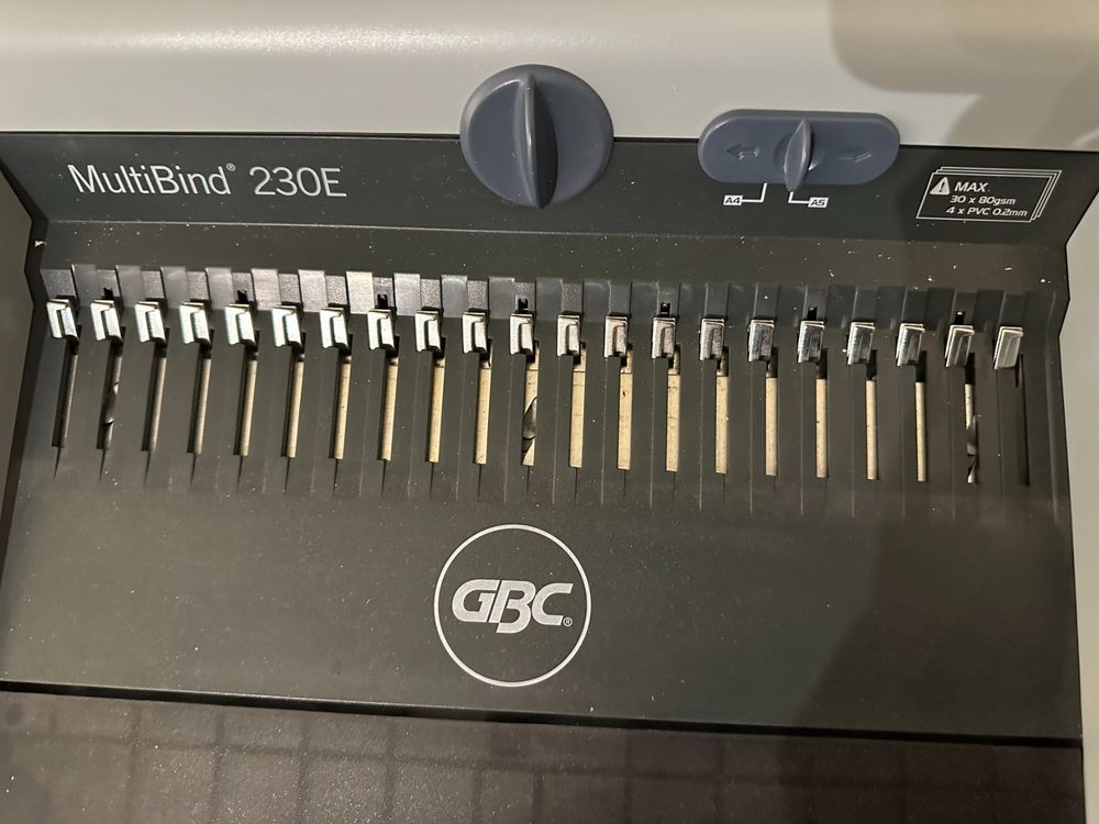 GBC Multibind 230E mit viel Zubehör Plastik- und Drahtrücken (Gebraucht) in Grenchen für CHF 101 ...