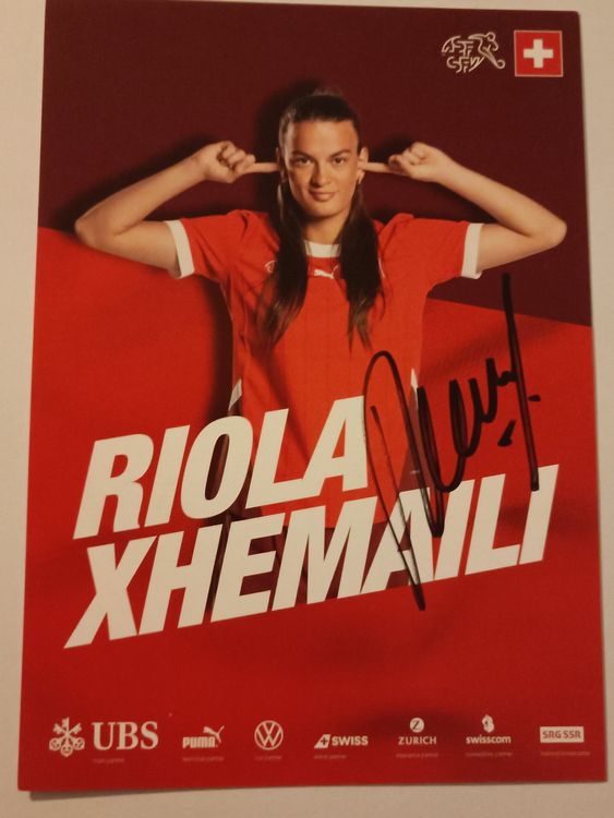 Riola Xhemaili - handsign. SFV Autogrammkarte ⚽🇨🇭 (Gebraucht) in ...