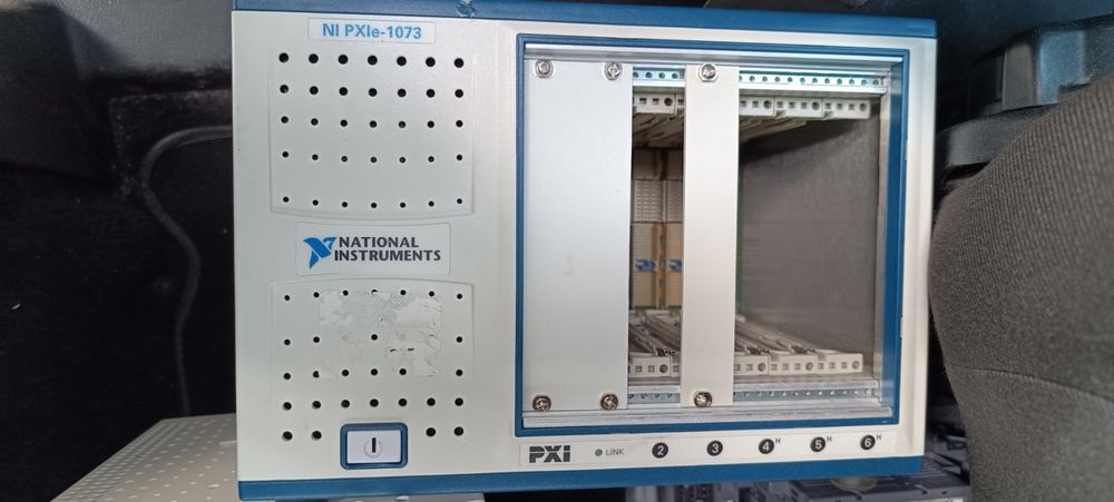 NI PXIe-1073 chassis | Kaufen auf Ricardo