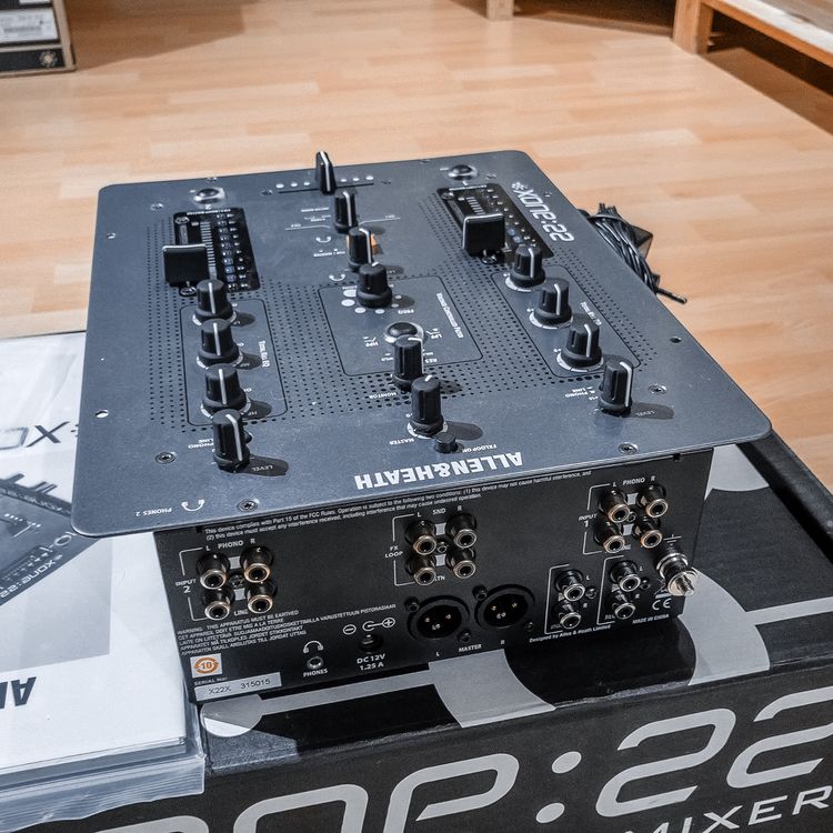 Denon DJ DNS-1200 (2) + Allen&Heath XONE:22 (Gebraucht) in Vevey für ...