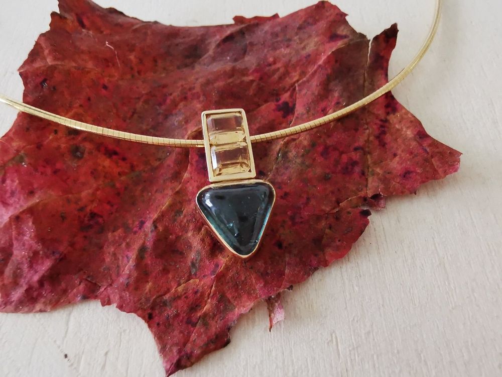 Farbsymbiose von grün und gelb, Kreation aus der Goldschmied (Neu und ...