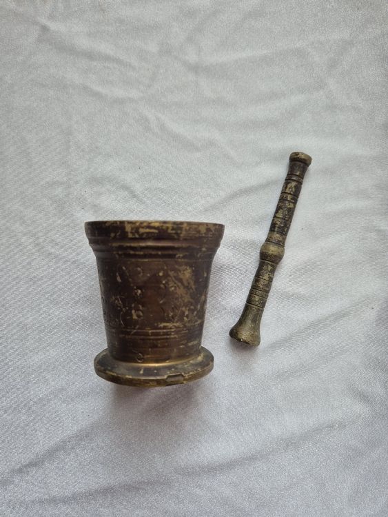 Mortier et pilon anciens lourd (D'occasion) à Genthod pour CHF 80 ...