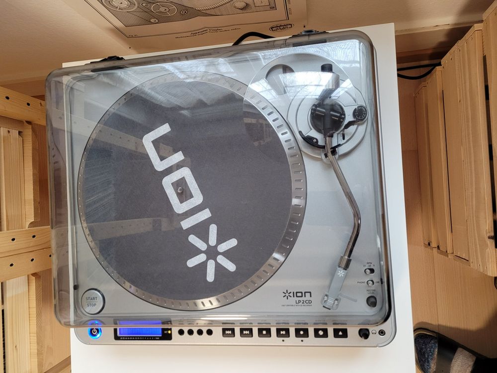 Ion Audio LP 2 CD USB-Plattenspieler mit CD-Brenner | Acheter sur Ricardo