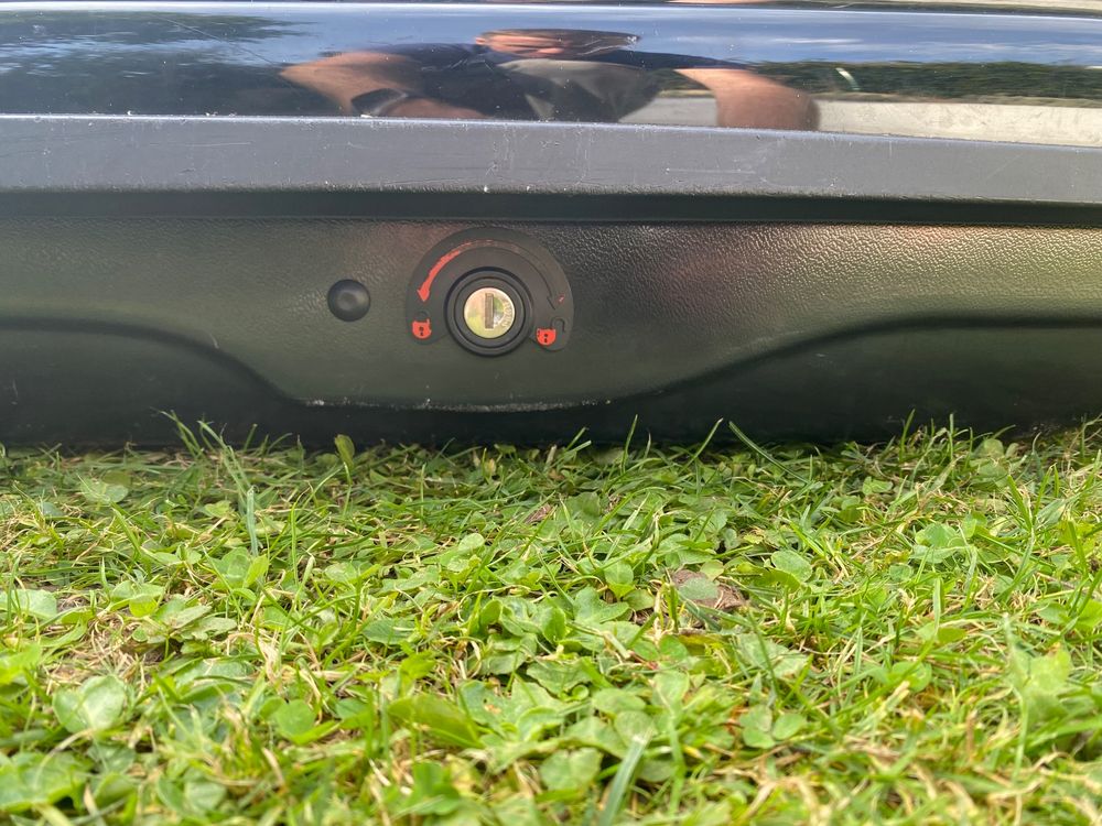 Volvo Space Design 420 - Thule Dynamic M Roofbox | Kaufen auf Ricardo