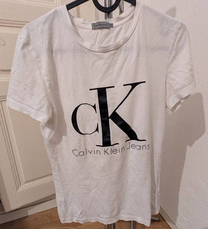 Calvin Klein T-shirt (Gebraucht) in Morges für CHF 5 – mit Lieferung ...