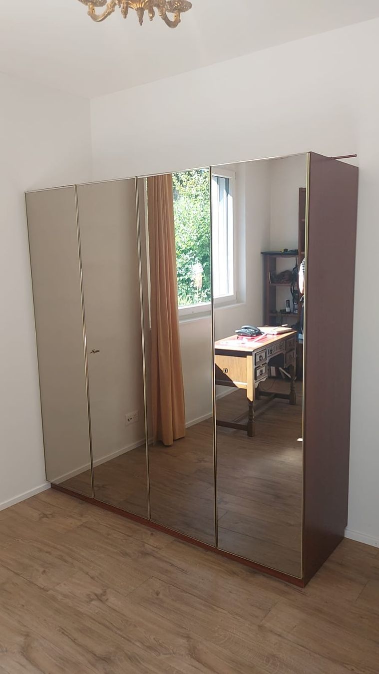 Spiegelschrank 4-türig : Abholung 25. Oktober in Luzern (Gebraucht) in Ebikon für CHF 1 – nur ...