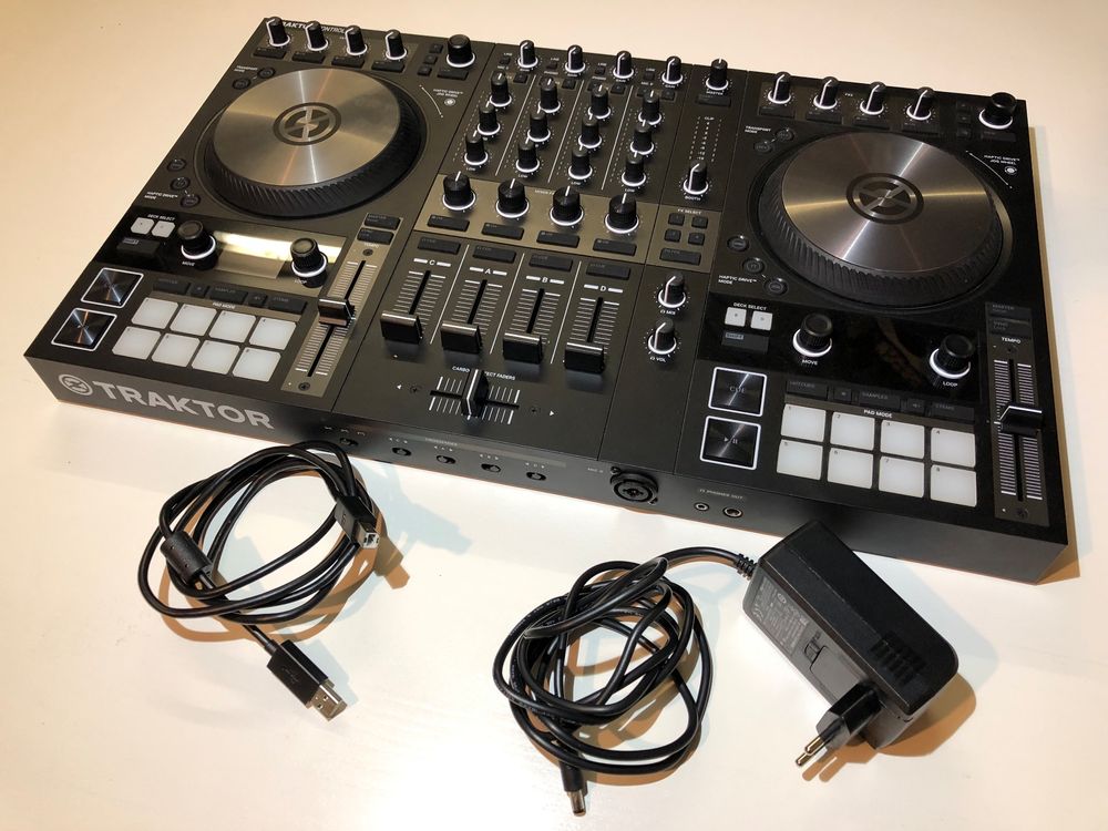 NATIVE INSTRUMENTS - DJ-Controller Traktor Kontrol S4 MK3 (Gebraucht ...
