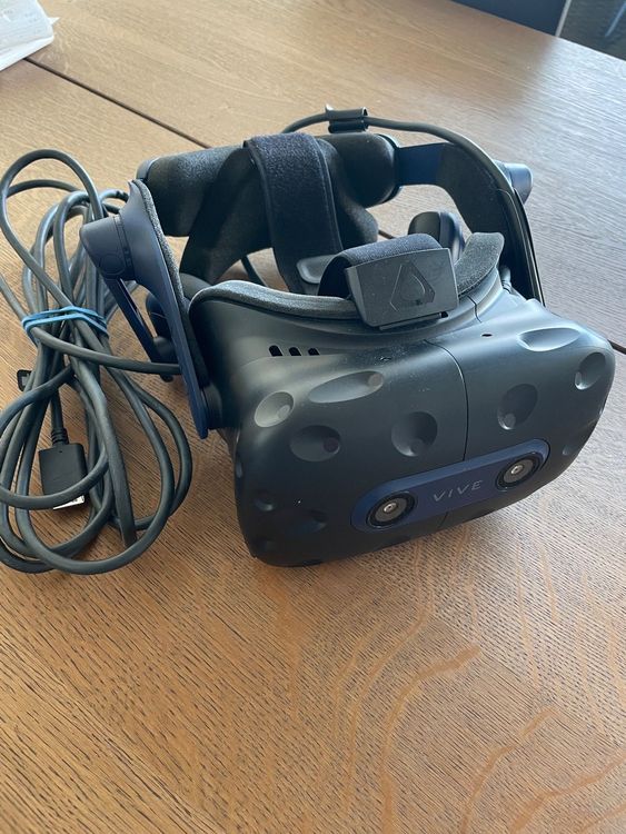 HTC Vive Pro 2 + Valve Controller + 2x Basisstation 2.0 (Gebraucht) in ...