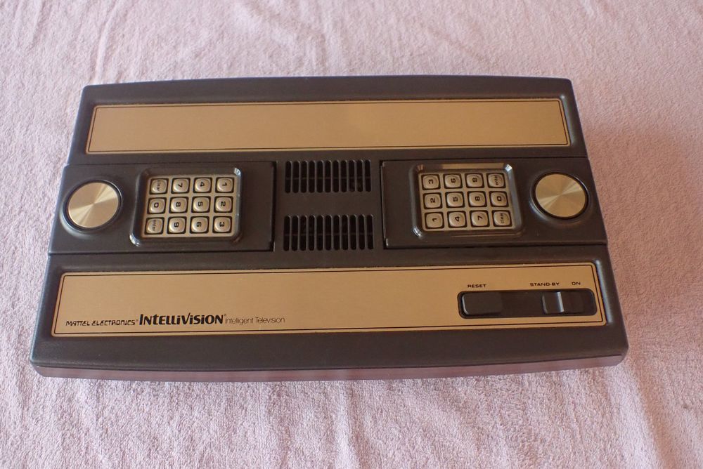 alte INTELLIVISION Spielkonsole von Mattel aus dem Jahr 1979 | Kaufen ...